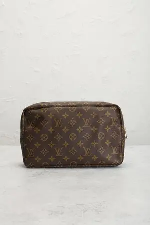LOUIS VUITTON Trousse Toilette 28 Monogram Pouch - Brown