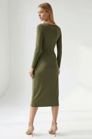EXQUISE Crew Neck Long Sleeve Knit Midi Dress