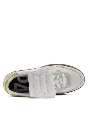 P448 Vert Soccer Sneaker