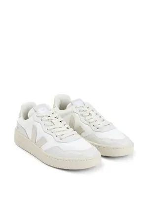VEJA V-90 Low Sneakers