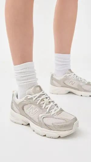 NEW BALANCE 530 Sneakers - Brown/beige
