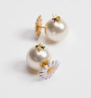 Dior Daisy Tribales Earrings