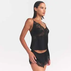 SKIMS Lace Cami Top | Black | | Silk