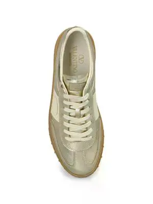 Valentino Garavani Upvillage Logo-patch Sneakers - Gold