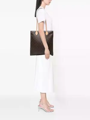 LOUIS VUITTON Monogram Canvas Carry It Tote Bag - Brown