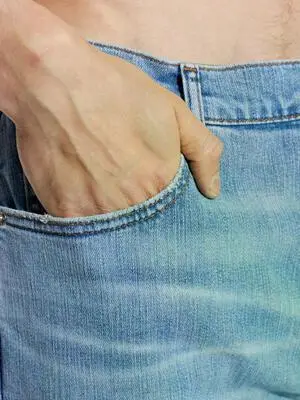 FRAME Modern Straight Jeans