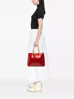 LOUIS VUITTON Monogram Vernis Brentwood Tote Bag - Red