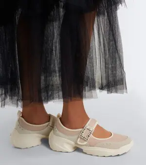 ROGER VIVIER Viv On The Run Embellished Sneakers