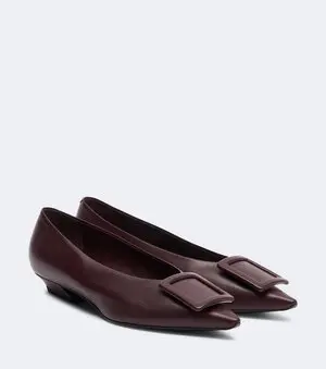 ROGER VIVIER Viv" In The City Pointed Toe Ballet Flats In Leather - Burgundy
