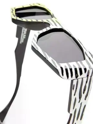 KUBORAUM Geometric-frame Sunglasses