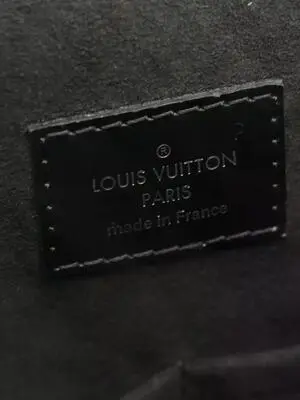 LOUIS VUITTON 2019 Epi Cluny Mm Satchel - Black