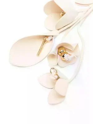 THEMOIRE Floral Pendant Key Ring - Neutrals