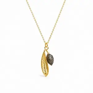 MOTHER NATURE JEWELRY Olive Leaf Pendant Necklace - Black/gold