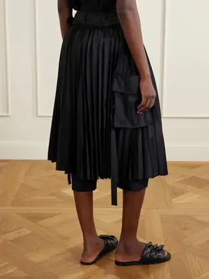 Sacai Pleated Wide-leg Twill Shorts