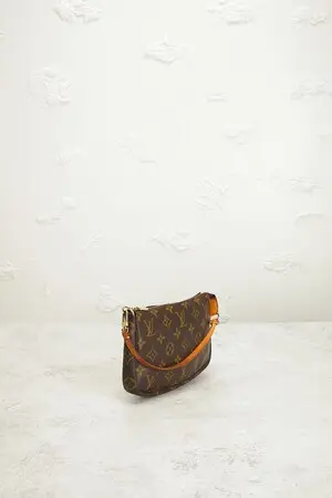 LOUIS VUITTON Monogram Pochette Accessoires Shoulder Bag - Brown