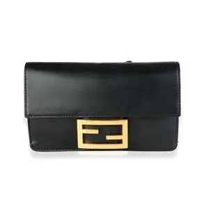 Fendi Calfskin Flat Baguette With Strap - Black
