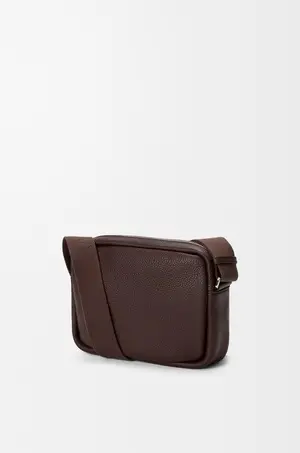 Loewe Pebble Medium Messenger Bag