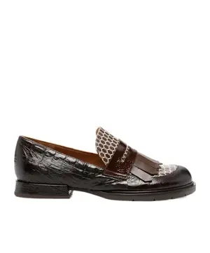Chie Mihara Round-toe Loafers - Black