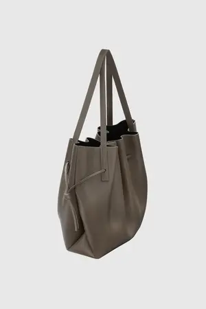 Yuzefi Scallop Tote Bag