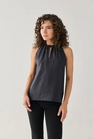 REISTOR Halter Neck Top