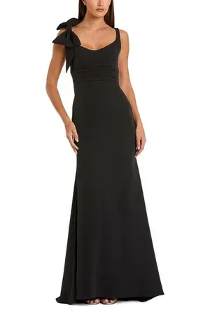 Scoop Neck Evening Dresses