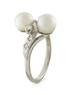 LB EXCLUSIVE 18k White Gold Pearl And Diamond Bypass Ring
