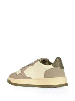 AUTRY Medalist Perforated Panel Sneakers - Neutrals