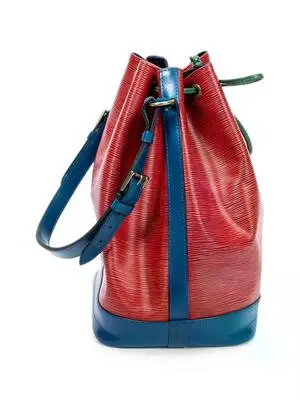 LOUIS VUITTON Gm Noe Leather Shoulder Bag - Red