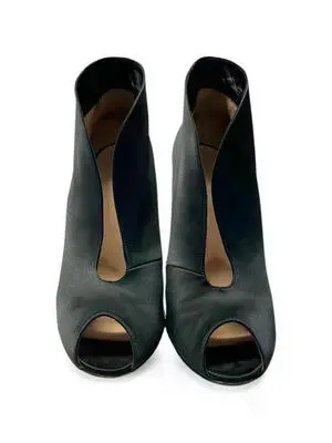 GIANVITO ROSSI Peep-toe Pumps - Black