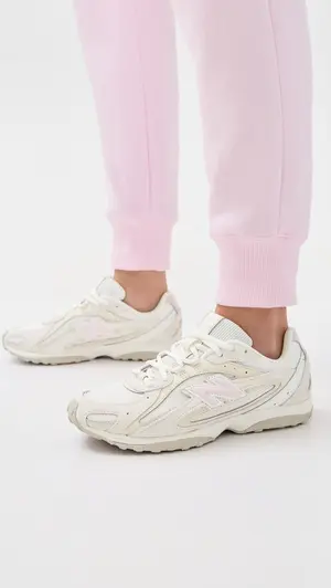NEW BALANCE 204l Lifestyle Sneakers