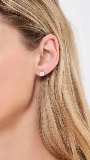 HEAVEN MAYHEM Moissanite Stud Earrings
