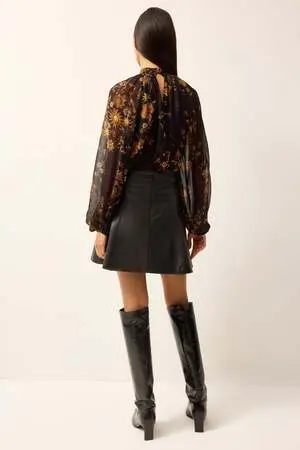 MARIE OLIVER Scottie Top