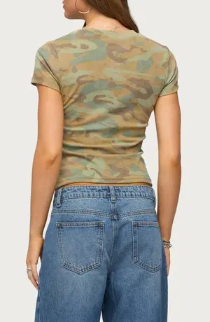 EDIKTED Chasidy Graphic T-shirt