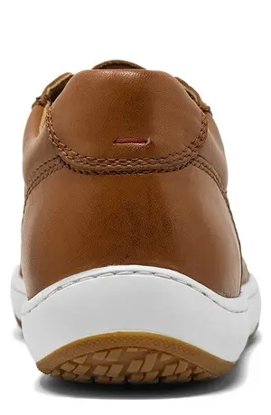 PILOTI Compass Sneaker