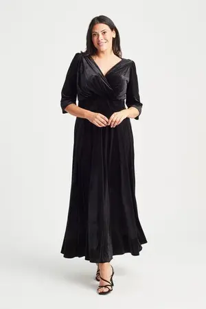 SCARLETT & JO Verity Velvet 3/4 Sleeve Maxi Dress - Black