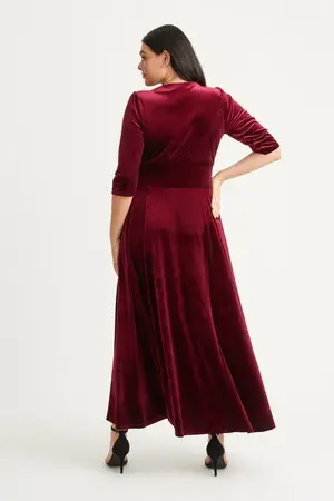 SCARLETT & JO Verity Velvet 3/4 Sleeve Maxi Dress - Claret