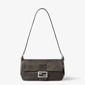 Fendi Baguette® 26424 - Black