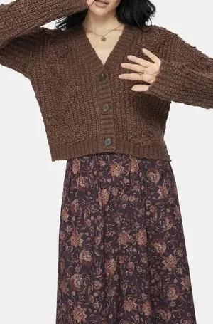 DISTURBIA Aubrell Wave V-neck Knit Cardigan