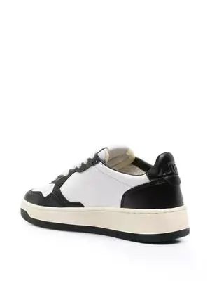AUTRY Medalist Low Calf Leather Sneakers