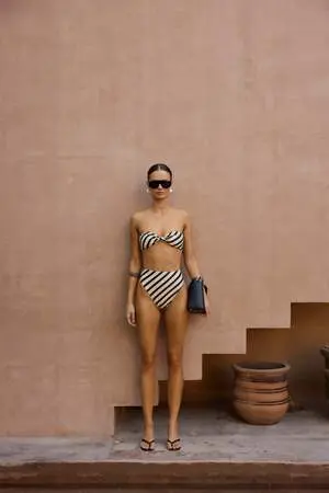 SAME LOS ANGELES Knotted Bandeau Top