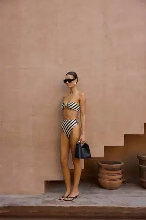 SAME LOS ANGELES Knotted Bandeau Top
