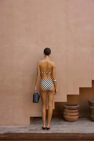 SAME LOS ANGELES Knotted Bandeau Top