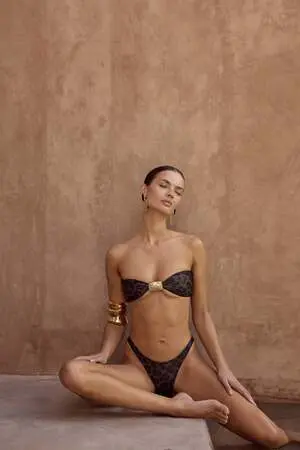 SAME LOS ANGELES Hammer Bandeau Top