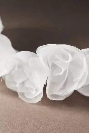 PRONOVIAS Soft 3d Floral Headpiece