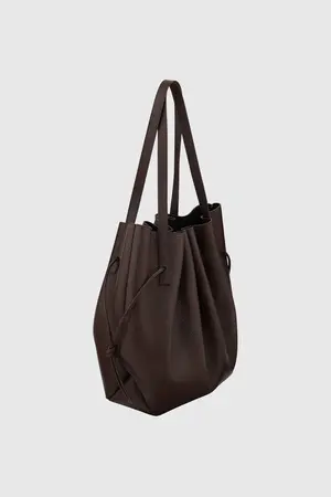 Yuzefi Scallop Tote In Espresso Pebble Grained Leather - Black