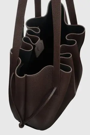 Yuzefi Scallop Tote In Espresso Pebble Grained Leather - Black