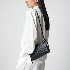 Bottega Veneta Medium Piccolo Pouch In Nappa Leather - Black