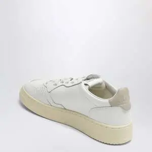 AUTRY Medalist Low Top Sneakers - White
