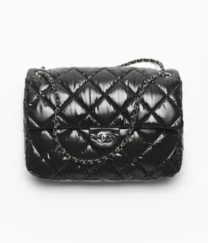 Chanel Maxi Flap Bag In Grained Calfskin - Black