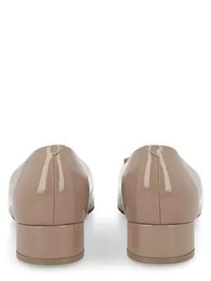 ROGER VIVIER Ballerina "u Look" In Vernice